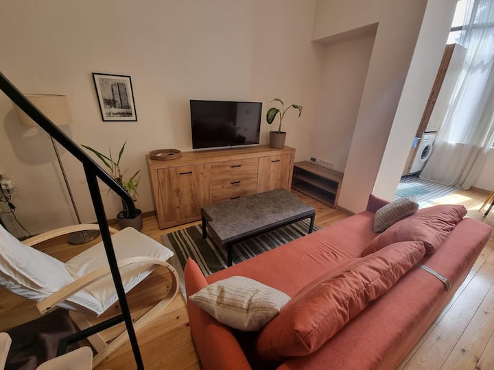 Cute Modern 2 Bedroom Apartment For Digital Nomads - Tbilisi