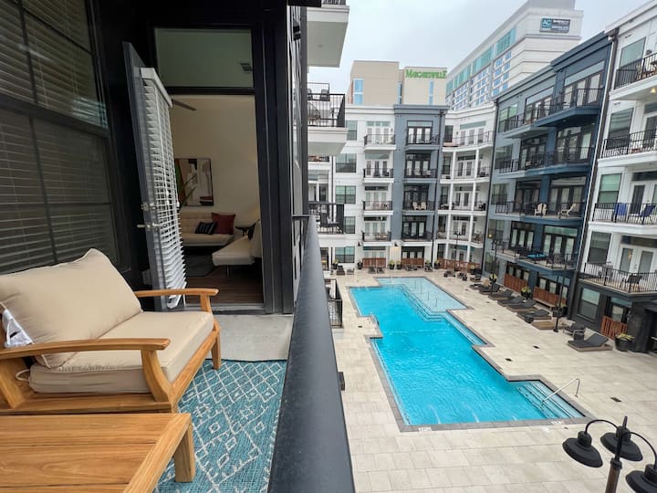 Broadway Blocks Away - 2q Downtown Condo - SoundWaves at Gaylord Opryland, Nashville