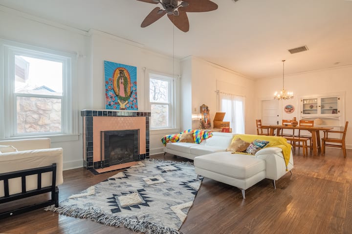 Contemporary Hacienda Casa Feliz - Las Cruces, NM