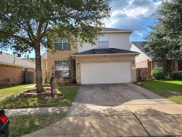 Cozy Home Away From Home - Sugar Land, TX