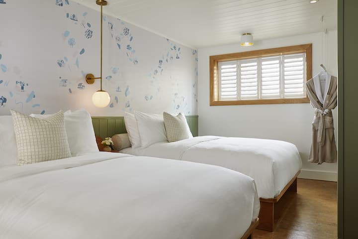 Double Queen Room Within A Boutique Hotel! - Southampton