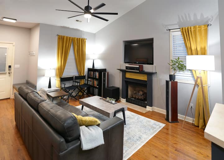 Waterfaller Cottage : Downtown - Hendersonville, NC