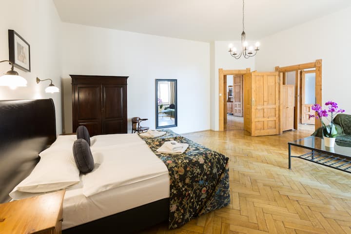 Apartments With 4 Bedrooms - Kraków