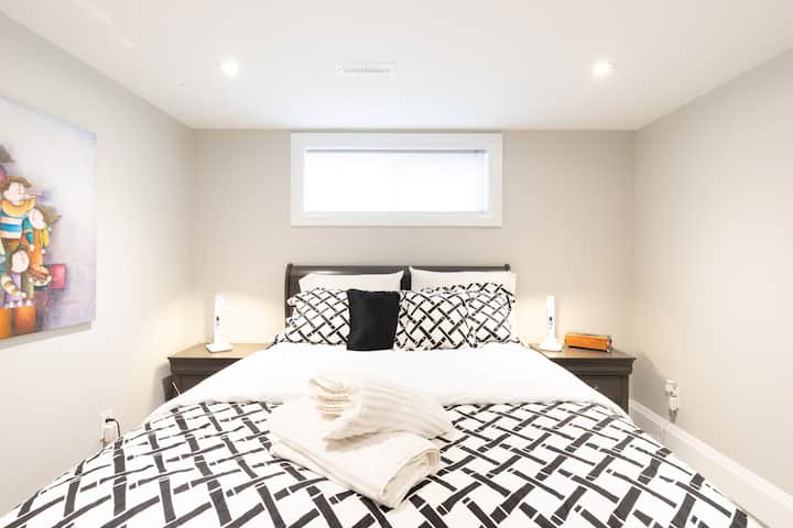 Luxury 1 Bedroom Basement Suite - Toronto