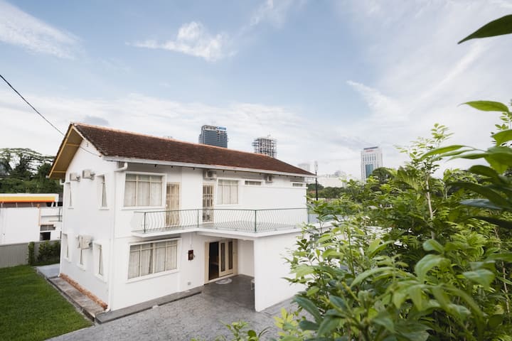 Y Suites (1c) Jalan Yahya Awal, Johor Bahru - Johor Bahru