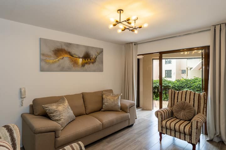 67 The Shades, Umhlanga - Fully Aircon + Inverter - Umhlanga