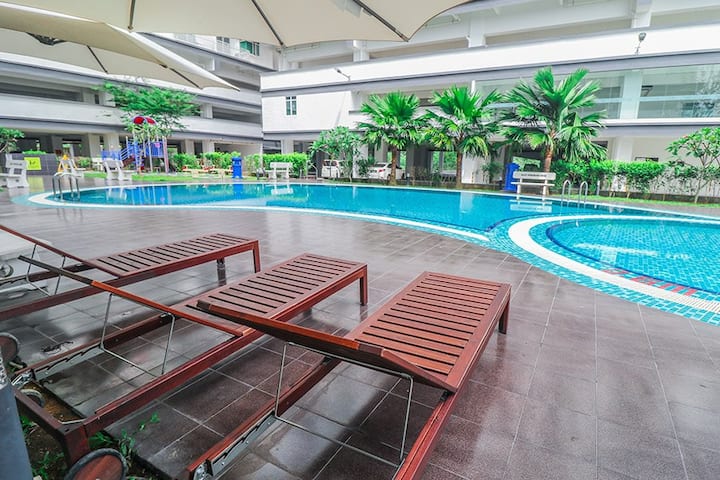 Pool View Condo/netflix/wi-fi @Klia-nilai - Kuala Lumpur Airport (KUL)