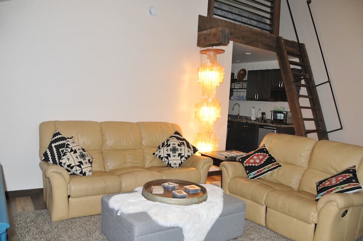 Girdwood Guest Suite - Pet Friendly - Girdwood, AK