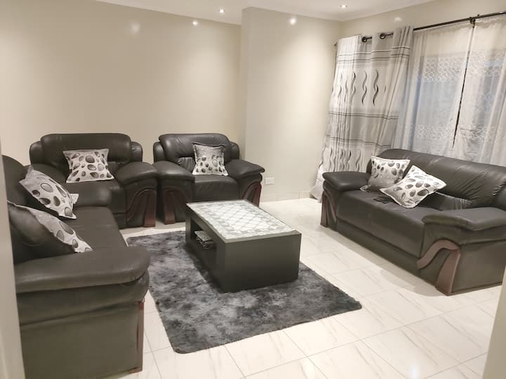 Harare New Holiday Home *Borehole, Solar, Wfi* - Harare
