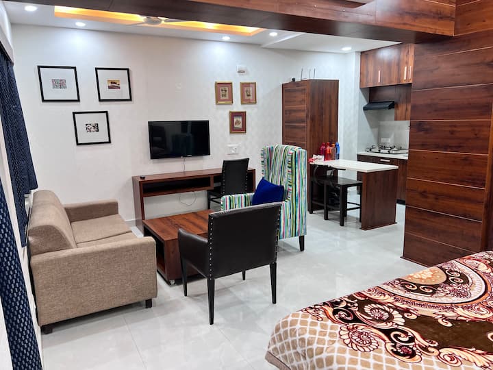 Deluxe 1 Bedroom Assotech Cabana - Ghaziabad