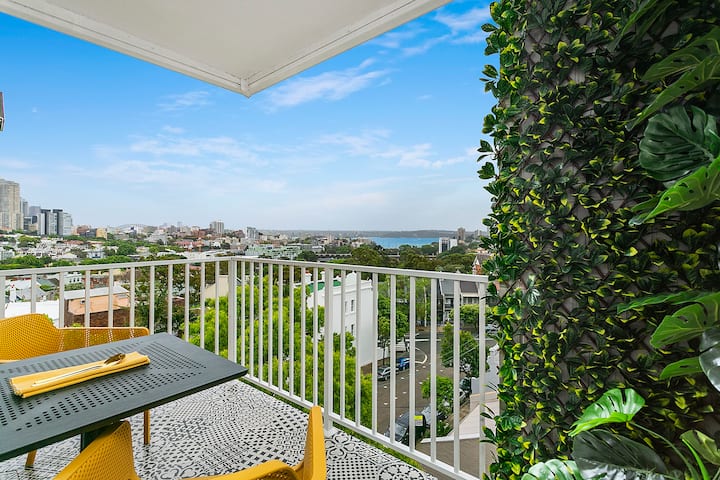 Lux Harbour Views From Balcony - Surry Hills