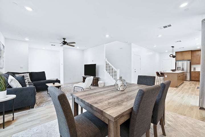 New Pristine Copper River Brambles Home - 4bd 3ba - Fresno, CA