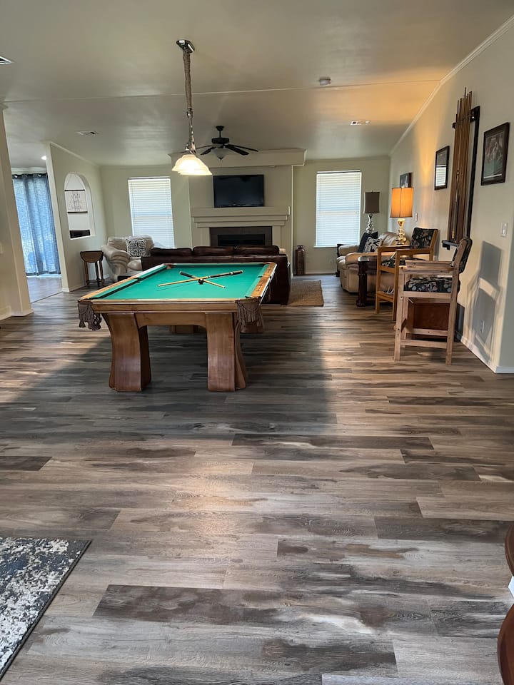 3,000 Sq Ft Lake Retreat W/abundant Boat Parking - Lake Texoma