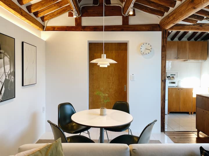 Seongbuk Stay: Bright And Modern Hanok - Seúl
