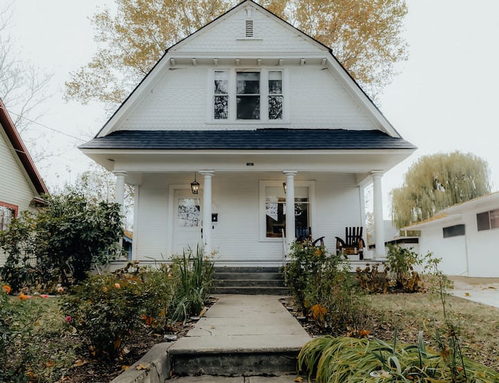 Wine Lovers' Haven | Downtown, Firepit & Patio - Walla Walla, WA