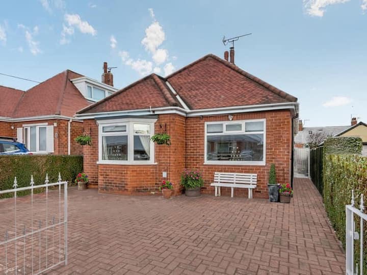 3 Bedroom Bungalow Near Beach With Enclosed Garden - Hornsea