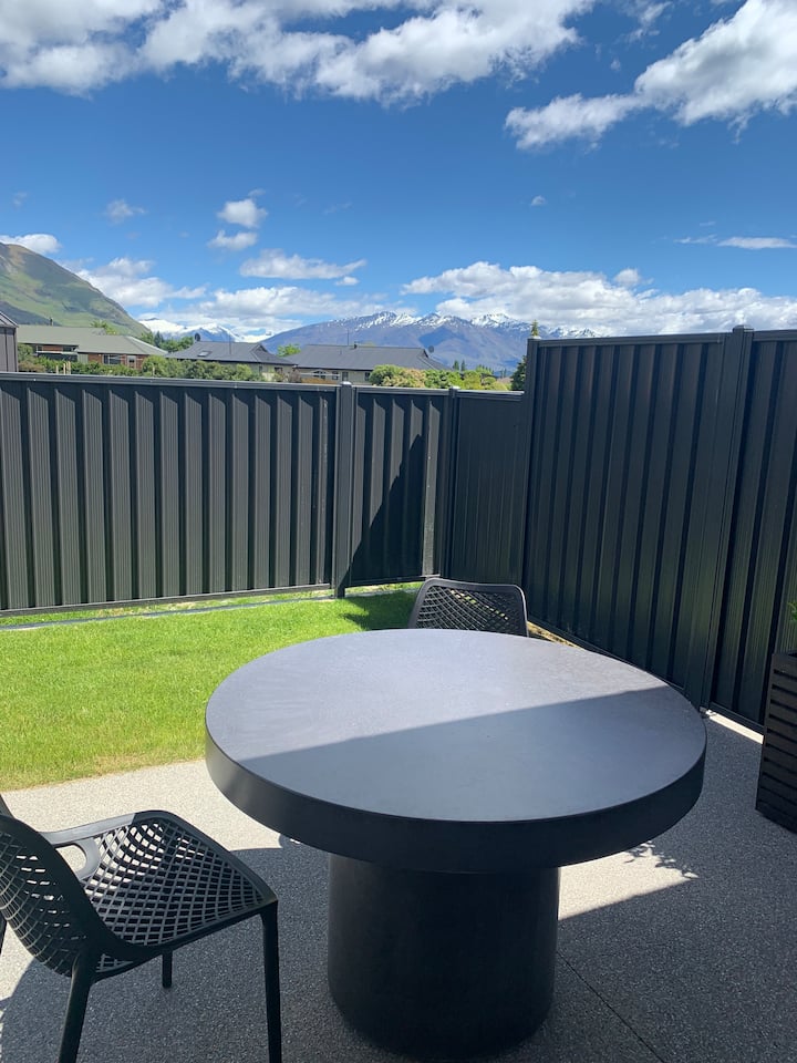 Modern Apartment - Walking Distance To Town - Wanaka