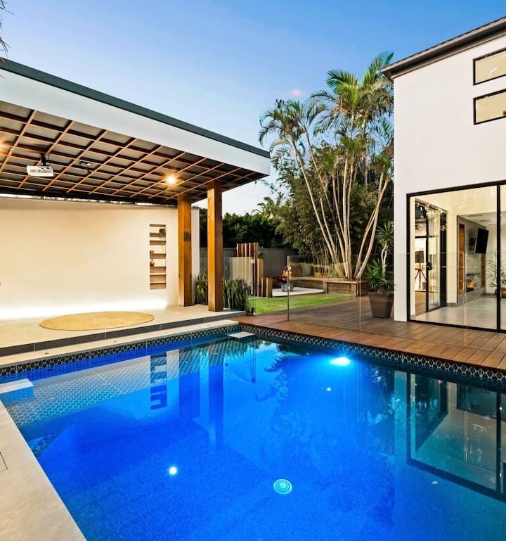 Grand Villa Style Home In The Sunshine Coast - Sunshine Coast