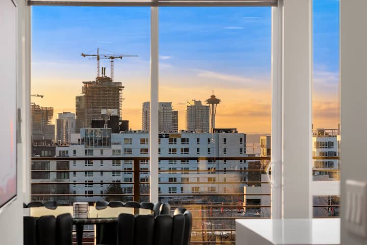 Top Floor Penthouse Unit In Brand New Building. - Seattle, WA