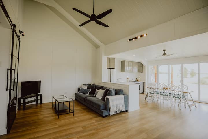Squire’s Vineyard Luxury 1 Bedroom Suite #4 - Pokolbin
