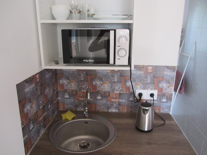Studio With Bathroom, Toilet And Kitchenette. - Reunión