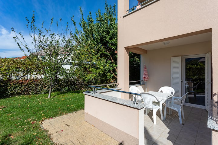 Apartment With Terrace Crnekovic V (C2) - Baška