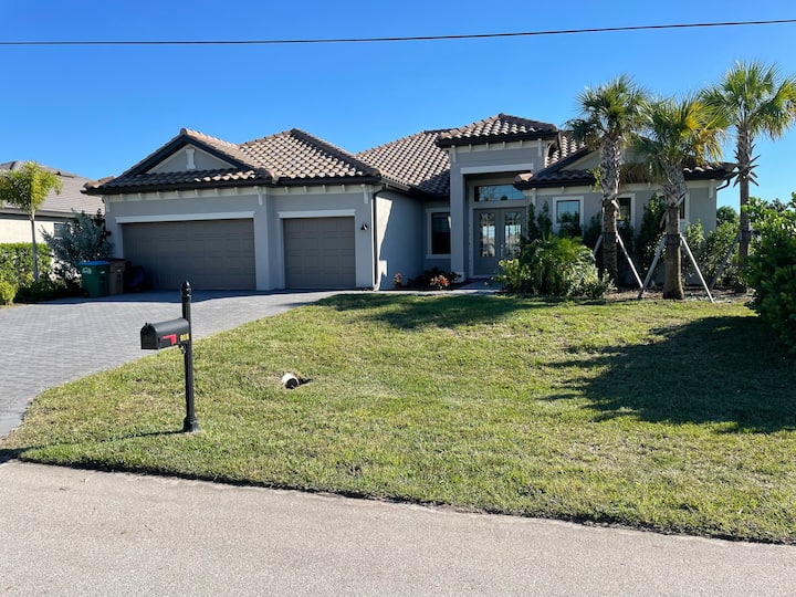 4  Bedroom Casa Sweet - Cape Coral, FL