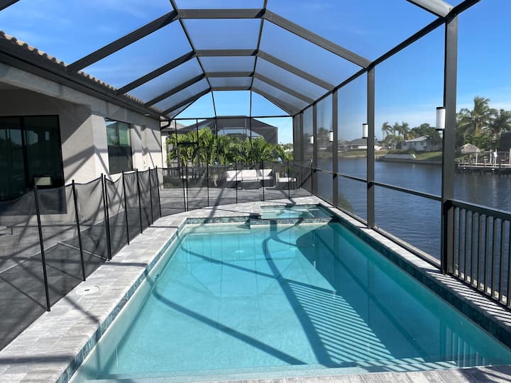 4  Bedroom Casa Sweet - Cape Coral, FL