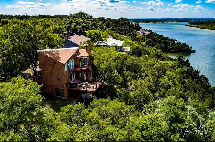 Lake Travis Cabin With Stunning Views! - Spicewood, TX