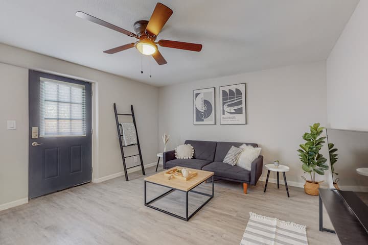 ⟫ Dog Run & Courtyard 2 Bedroom Apt W/king Bed W&d - Albuquerque, NM