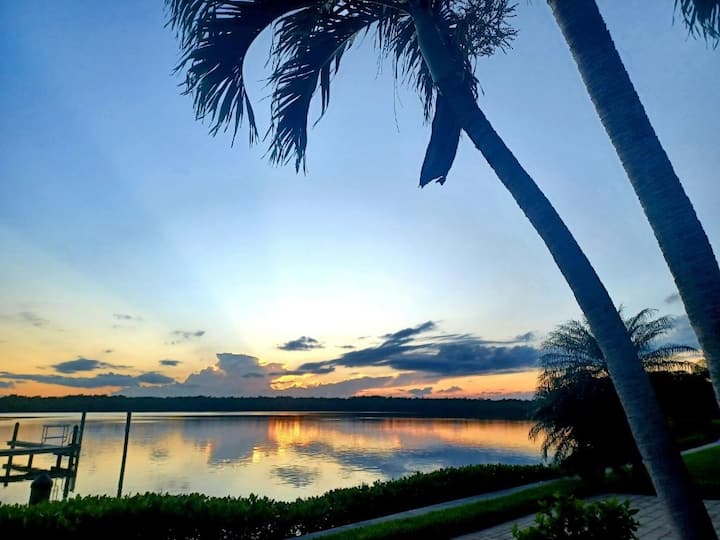 Beautiful River Views & Sunsets - Vero Beach, FL