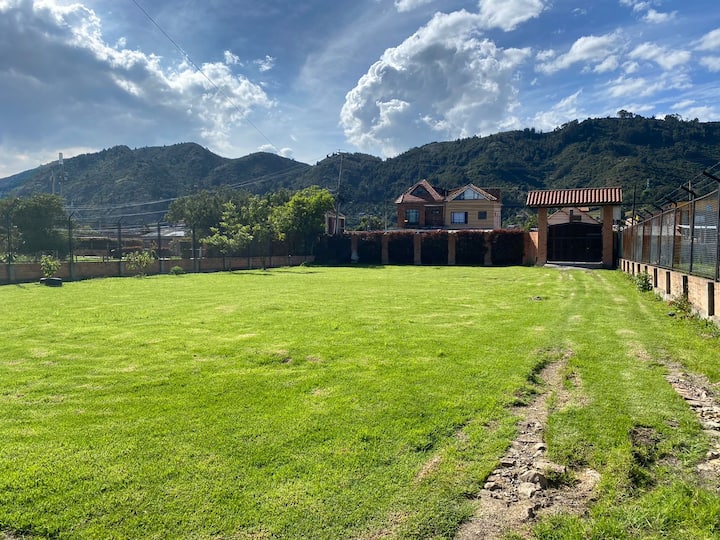 Spacious House For Groups And Families In Chia - Chía