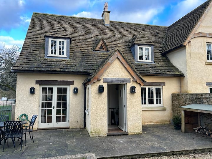 The Hen House, Shipton Moyne, Tetbury - Tetbury