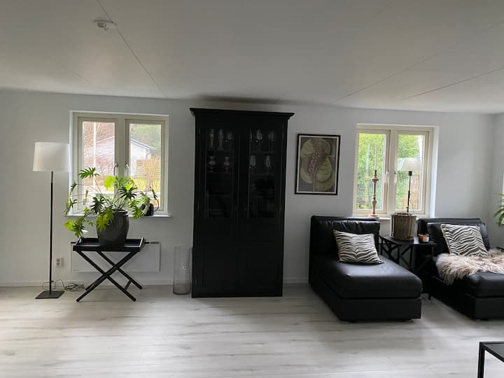 Nyrenoverat Hus På Egen Naturtomt - Vellinge