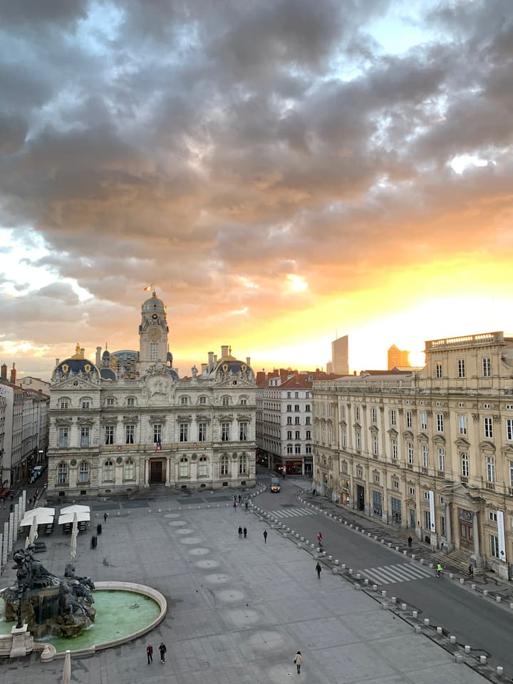 Vue Place Des Terreaux - Lyon