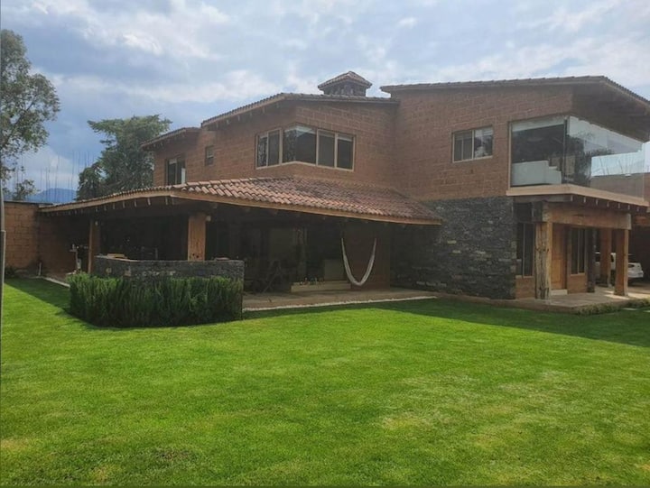 Hermosa Casa En Avándaro. - Valle de Bravo