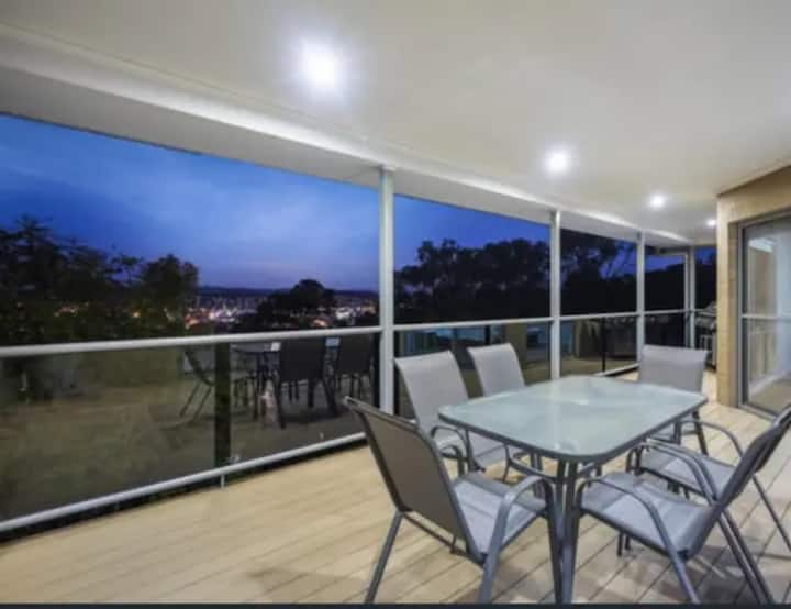 Divine Views On Roper - Albury