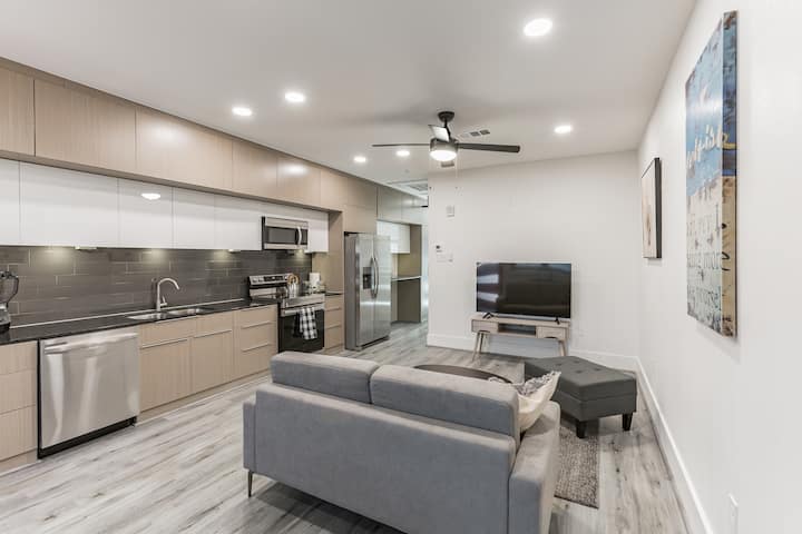Luxury 1bd Condo Near Galleria - Houston, TX