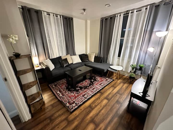 Travel Nurse Monthly Rate. Cozy 2br In Downtown - Memphis, TN