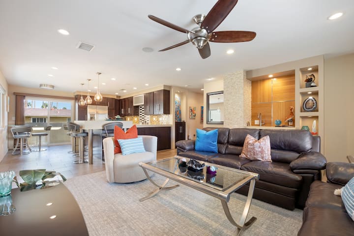 Artist's Penthouse - Palm Springs, CA