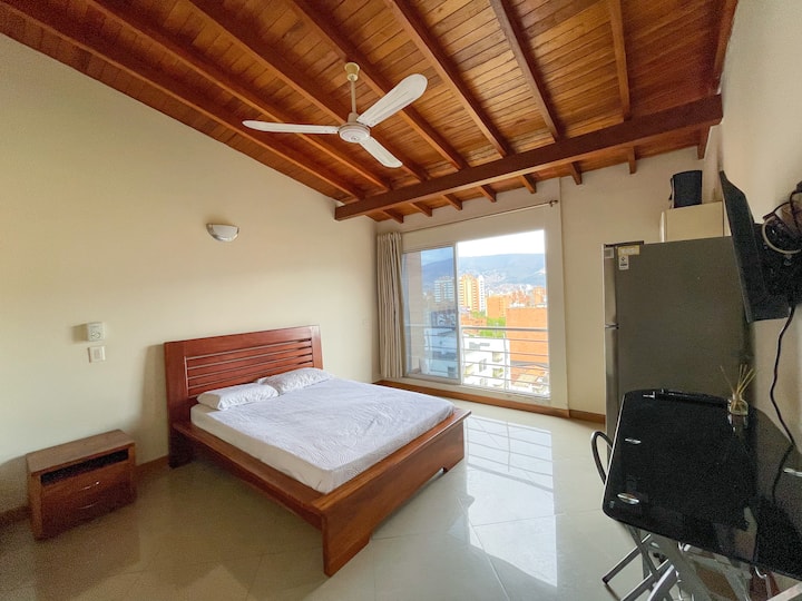 Panoramic View,  Cozy Loft - 5min Laureles Park - Medellín, Colombia