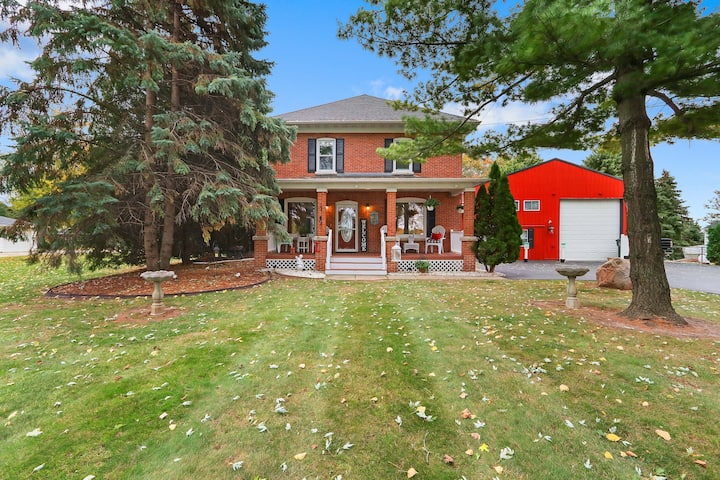 Townhouse On The Fox River And Close To Lambeau - Lambeau Field - Green Bay