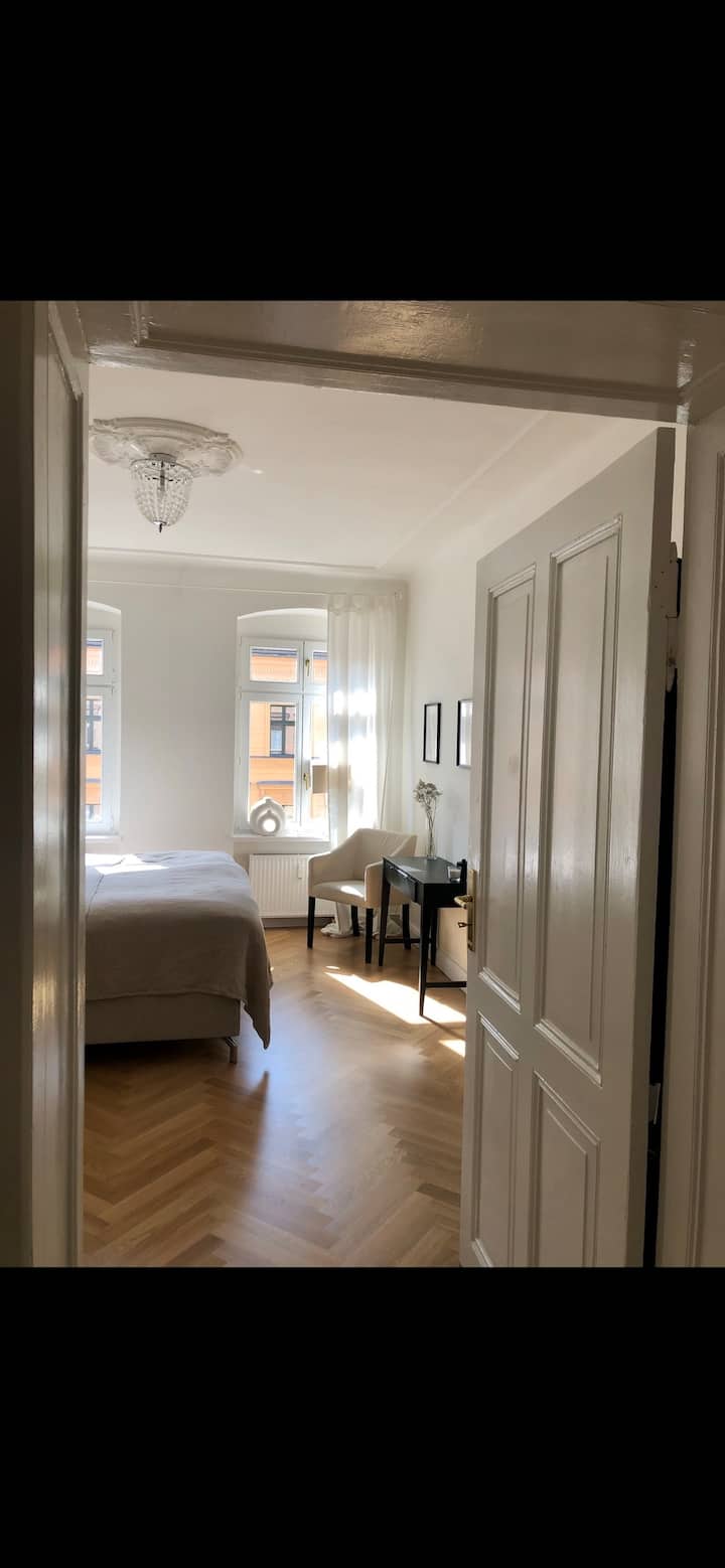 Beautiful And Bright Flat In Kollwitzkiez - Berlin