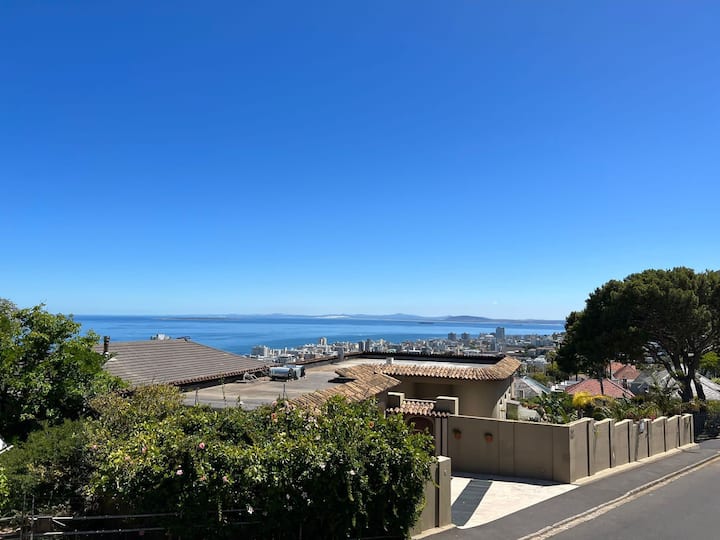 Chilled Beach House In Fresnaye - 캠스 베이