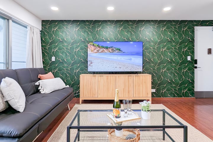 2bedroom(5 Beds)+2bath+1free Parking +Washer Dryer - Honolulu, HI