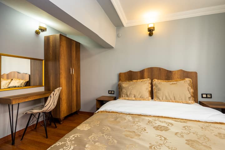 Harbor House #2 - Fatih