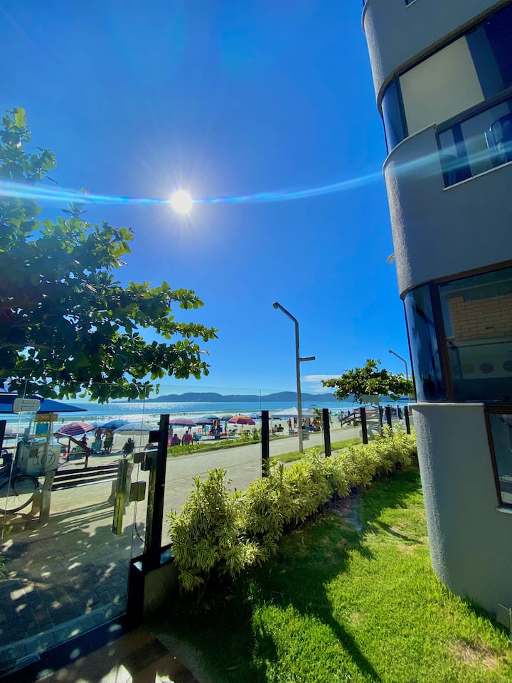 Apartamento C/acesso Para Praia - Itapema