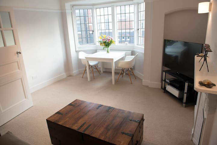 Prime Location, Highspeed Wifi, Professional Clean - Bloomsbury