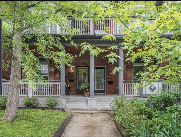 Bright Annex Victorian Steps From Park + Subway - Toronto