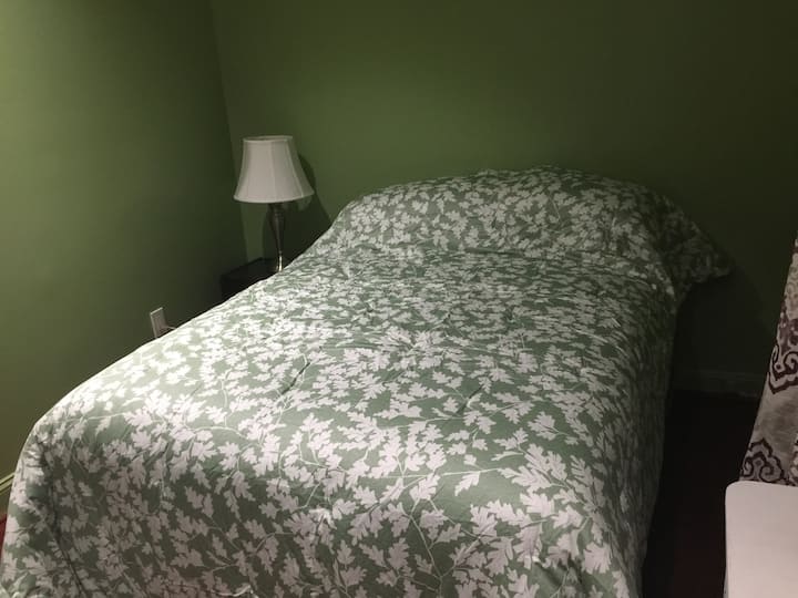 Astoria  Roscoe Bnb - New York City